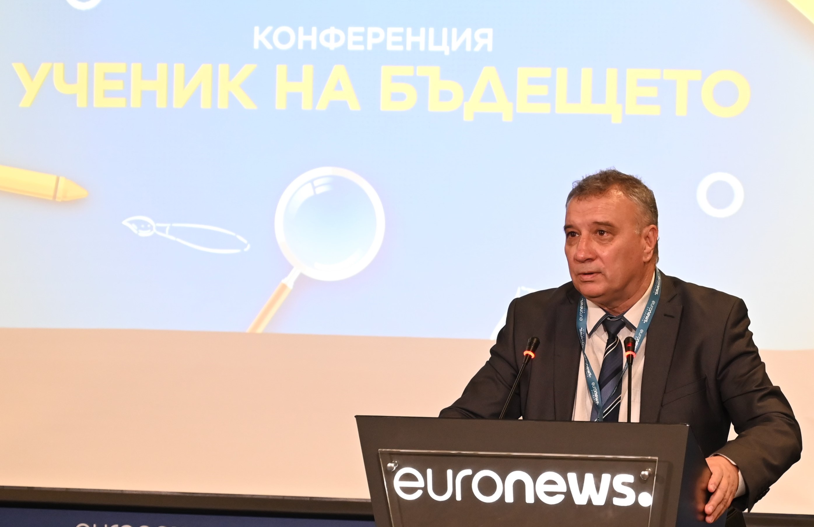 УНСС Ректорът участва в дискусия на Euronews за ученика на бъдещето